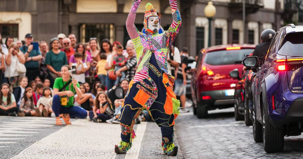 Veja uma das atuações de Karcocha no Madeira Street Arts Festival (com ...
