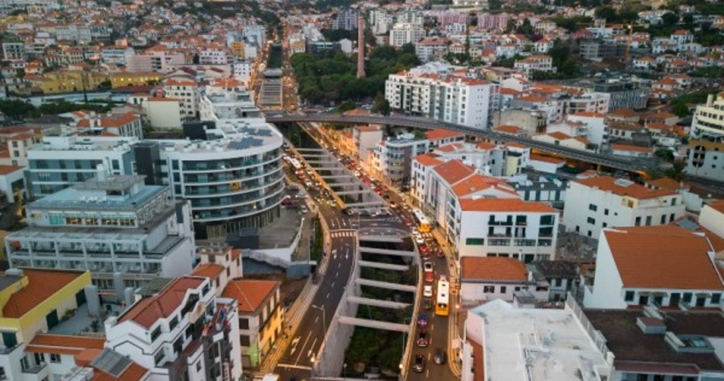 Taxa de juro implícita do crédito à habitação na Madeira subiu em ...