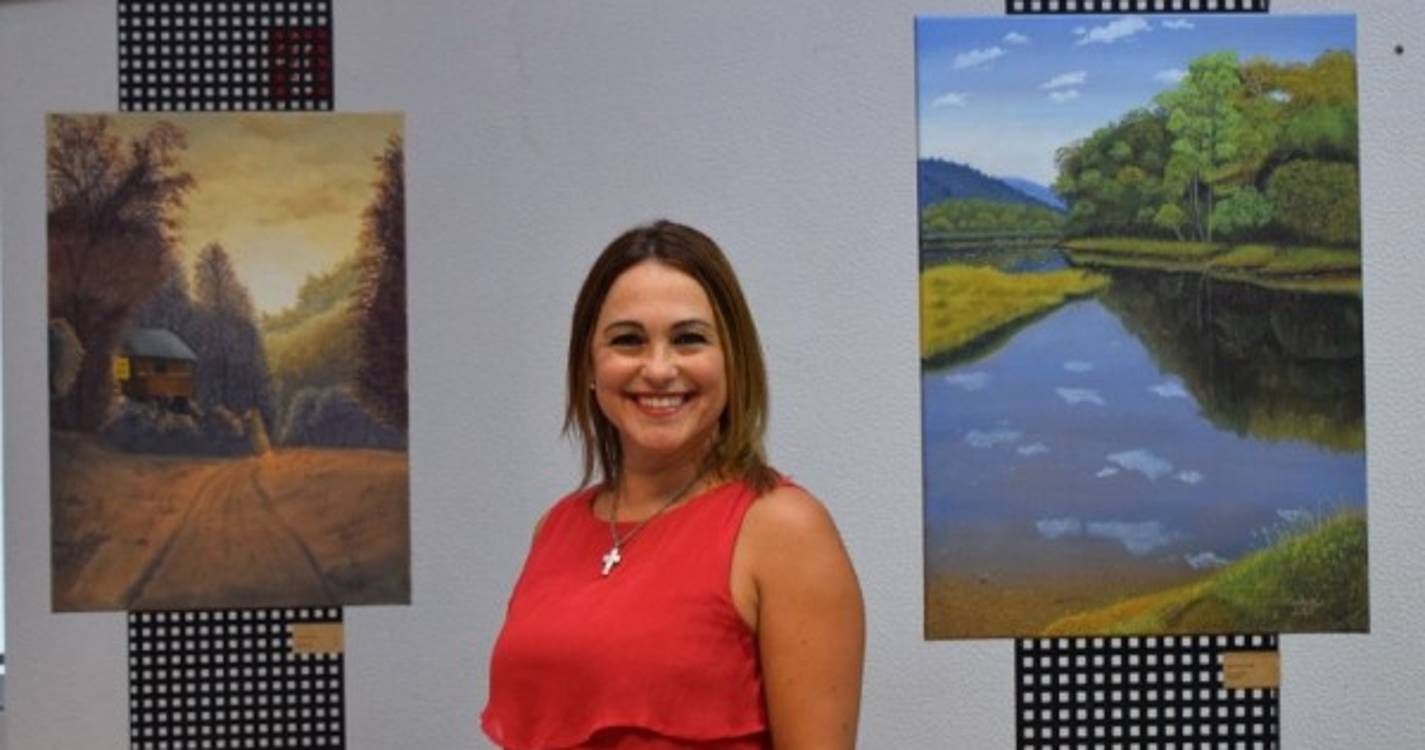 Professora Carla Correia expõe na Escola Horácio Bento de Gouveia