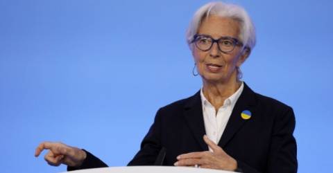 Lagarde diz que subida de juros de março não é "compromisso irrevogável"