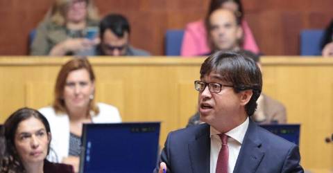 “Presidente do Governo pode manter-se sob suspeição?”, questiona Victor ...