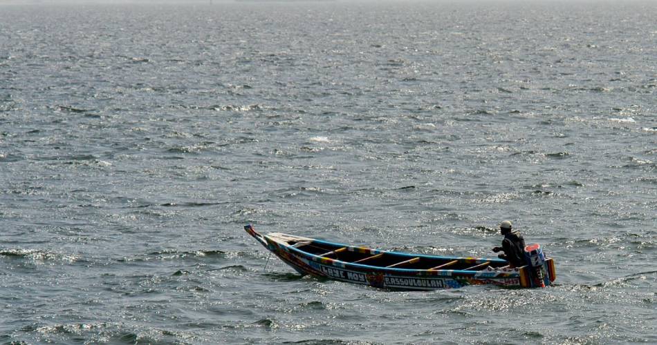 Piroga com cinco pessoas e cinco corpos deu à costa em Cabo Verde