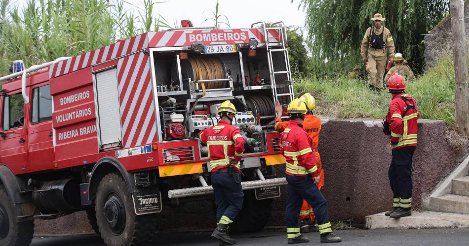 Bombeiros e agentes de proteção civil preocupados com propostas da CTI ...